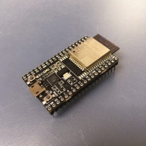 ESP32始めました | Binary Macaron